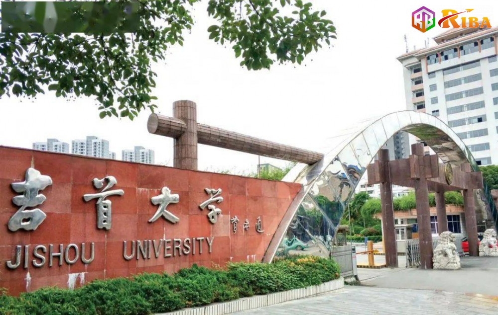 Cat Thuy University